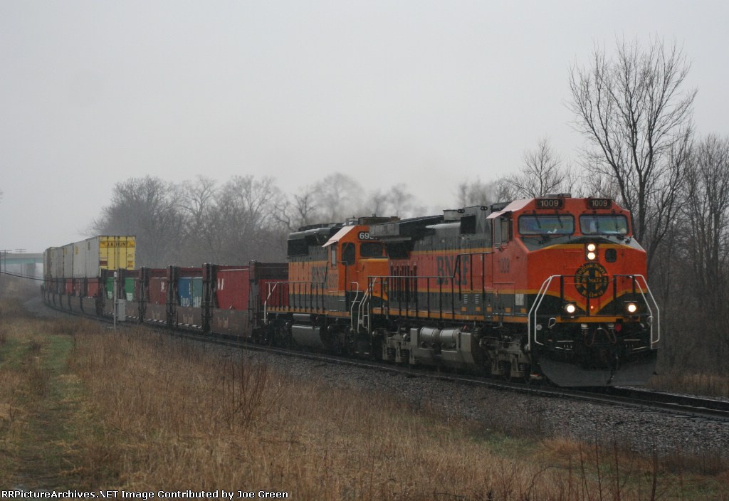 BNSF 1009